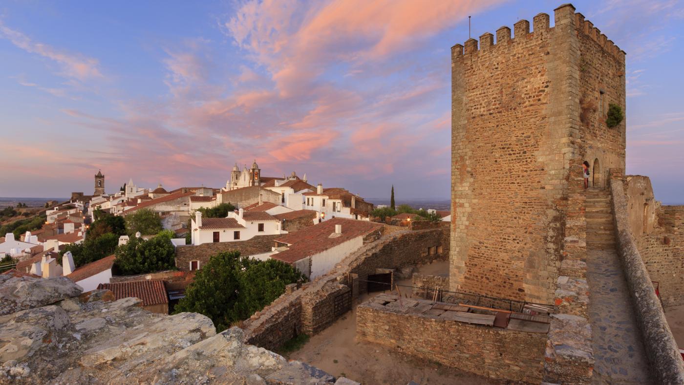 What Was a Feudal Contract in Medieval Times?