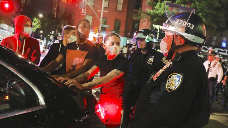 How Do Curfew Laws Work?