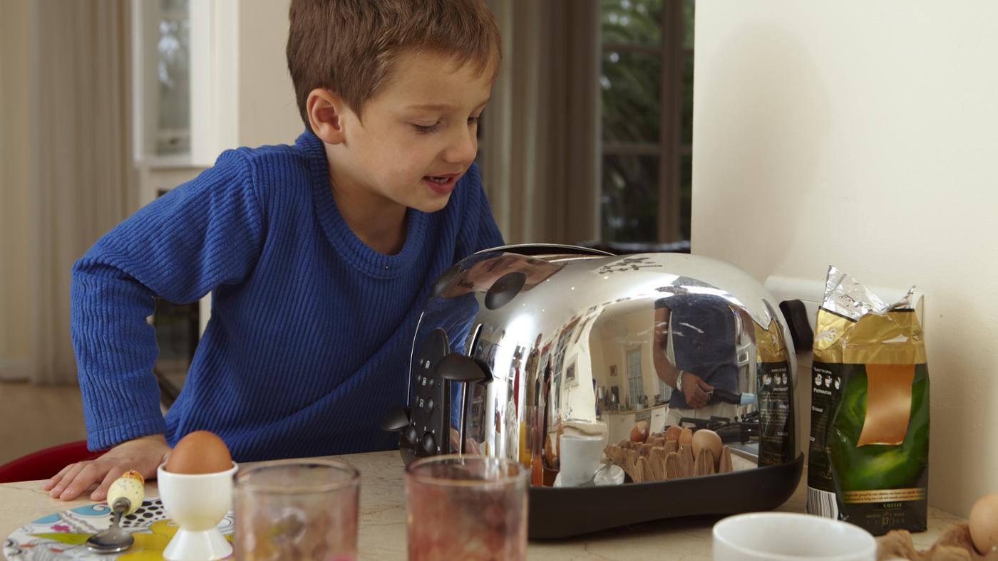 How Is the Energy Transferred in a Toaster?