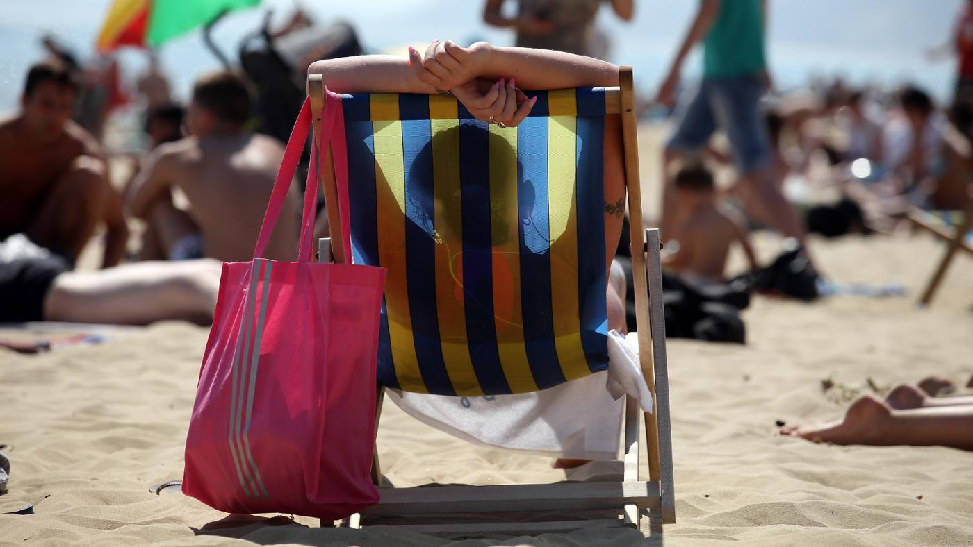 What Are Some Examples of Natural Light?