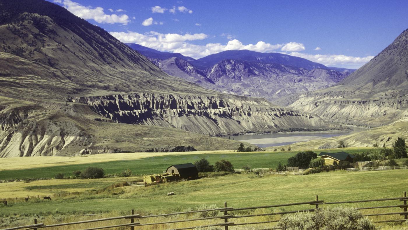 What Are the Physical Features of the Interior Plains?