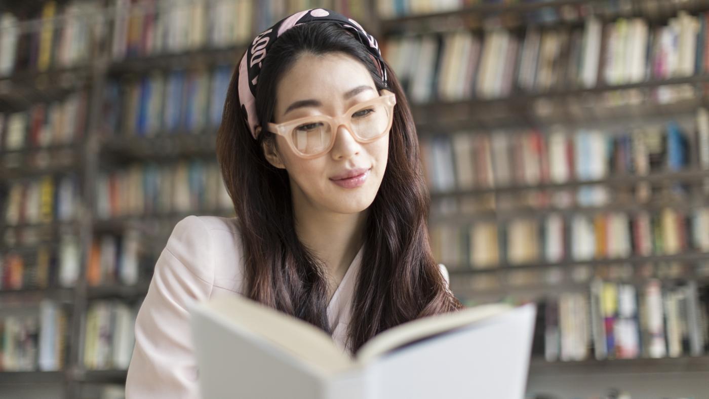 What Is a Linear Plot in Literature?