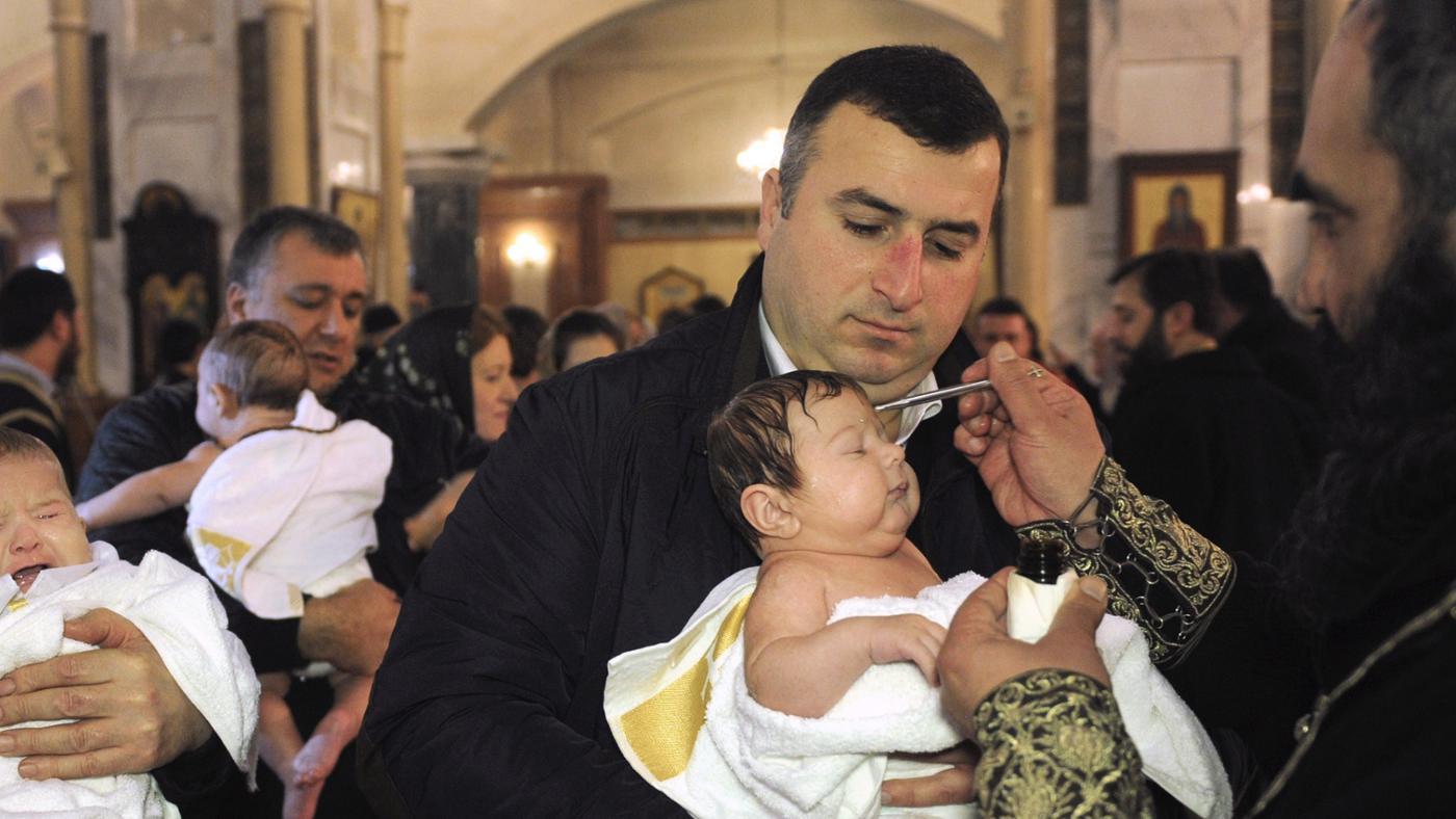 What Are the Birth Rituals for a Christian Baby?