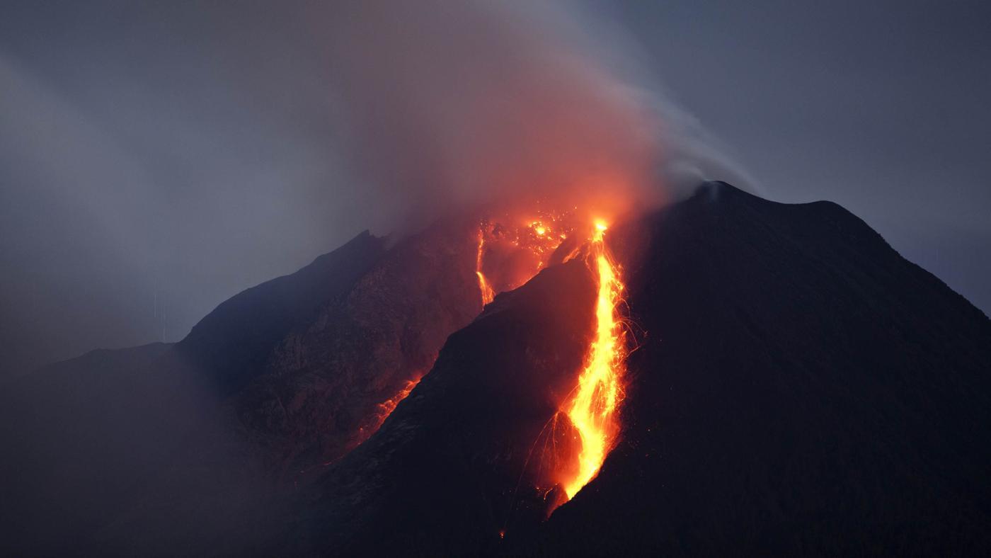 How Do Volcanoes Affect the Lithosphere?