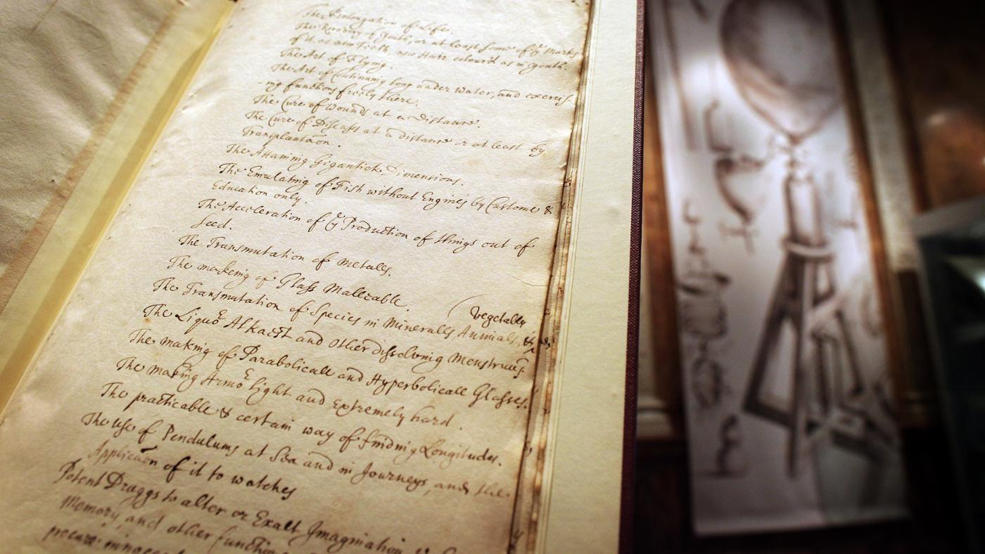 What Was Robert Boyle's Contribution to the Atomic Theory?