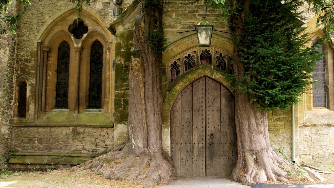 What Are Hand Signs for Church Ushers?