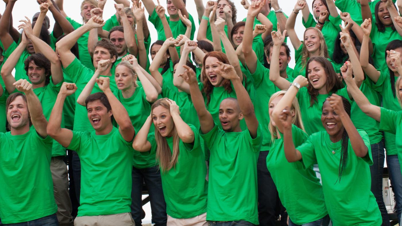 What Are Examples of Mob Mentality?