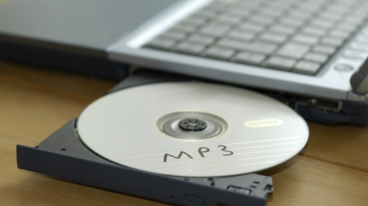 What Is the Maximum Storage Capacity of a CD-R?
