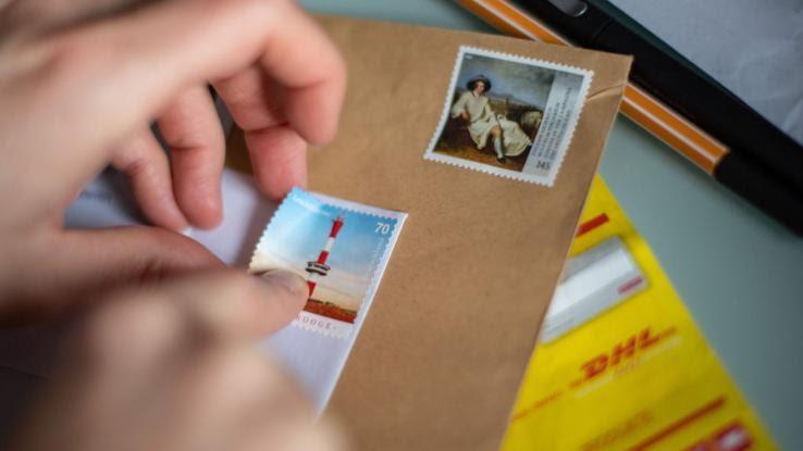 How Many Stamps Do You Put on a 9x12 Envelope?