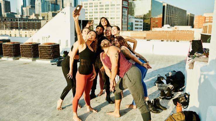 What Are Examples of Formal and Informal Groups?