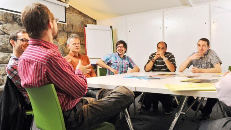 What's the Difference Between Formal and Informal Meetings?