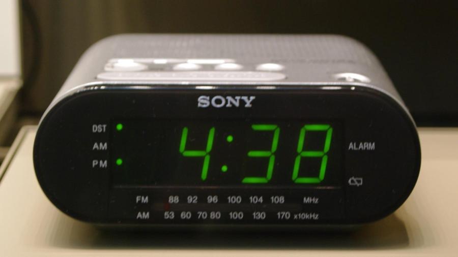 How Do You Set a Sony Dream Machine Alarm Clock?