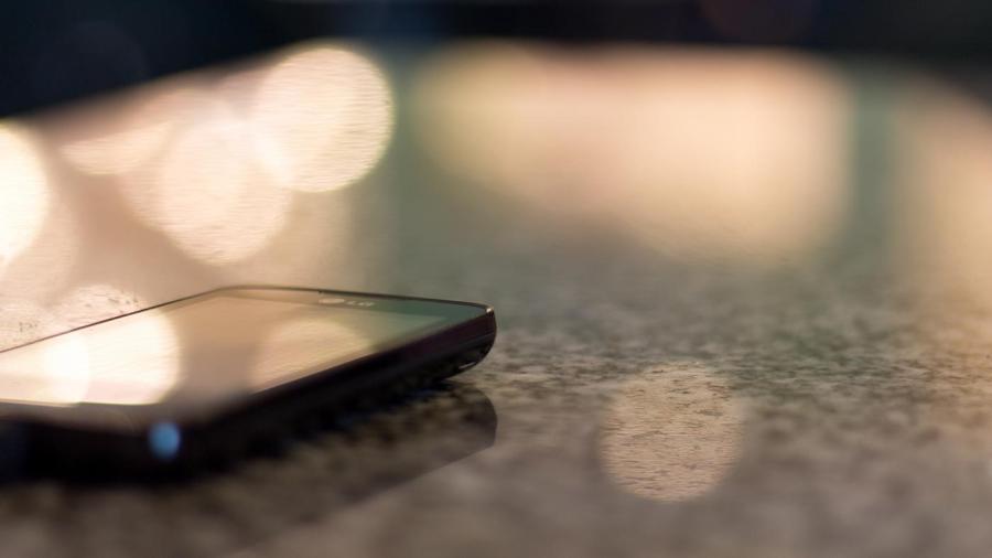 What Do the Different Symbols on an LG Cell Phone Screen Indicate?