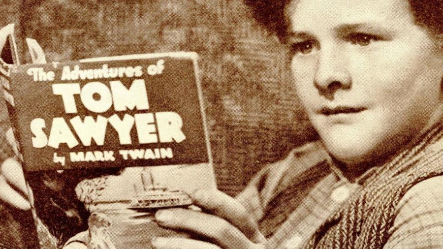 What Is a Short Summary of "The Adventures of Tom Sawyer"?