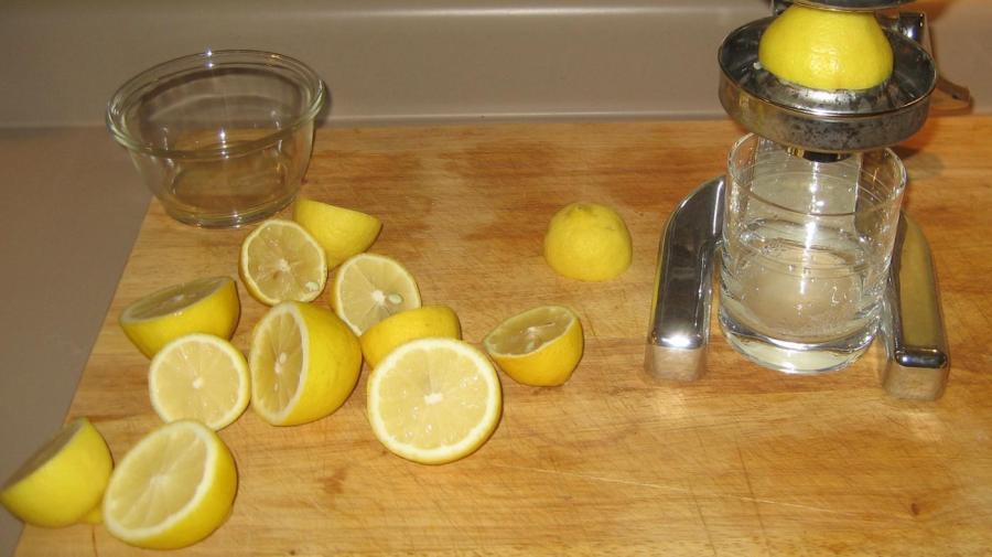 What Is the Chemical Formula for Lemon Juice?