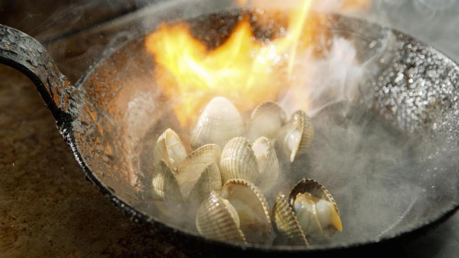 How Do You Clean and Cook Cockle Clams?