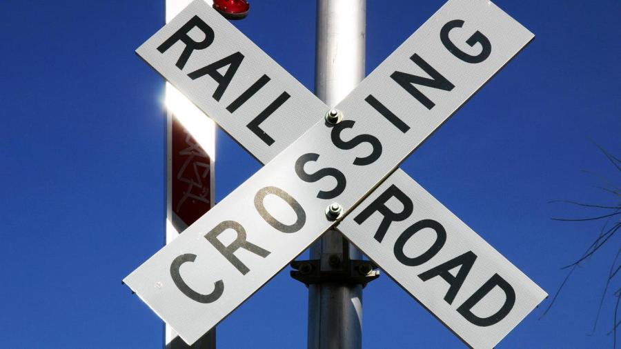 What Are Examples of Vertical Angles in Real Life?